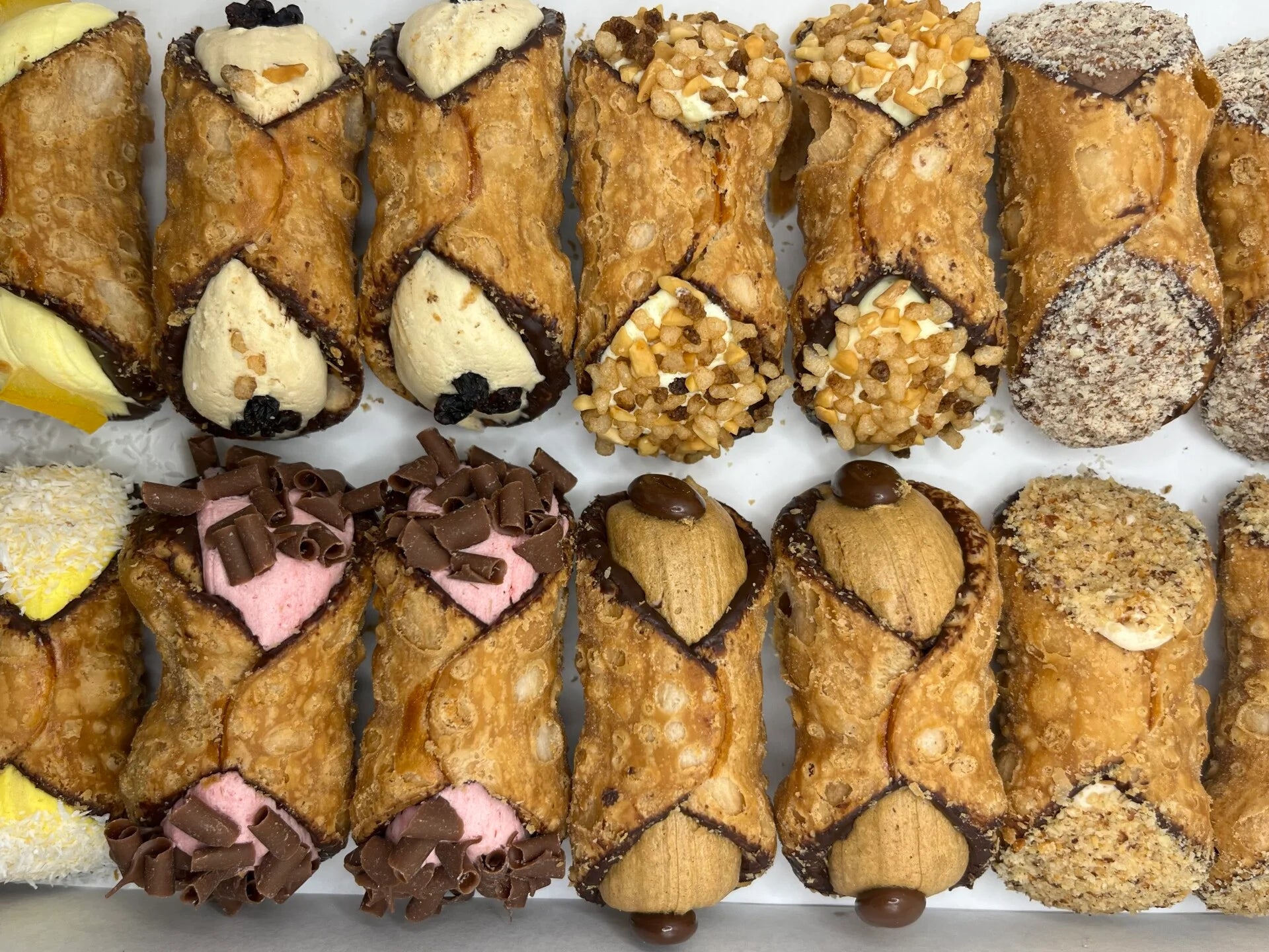 Holy Cannoli verse ambachtelijk gevulde cannoli